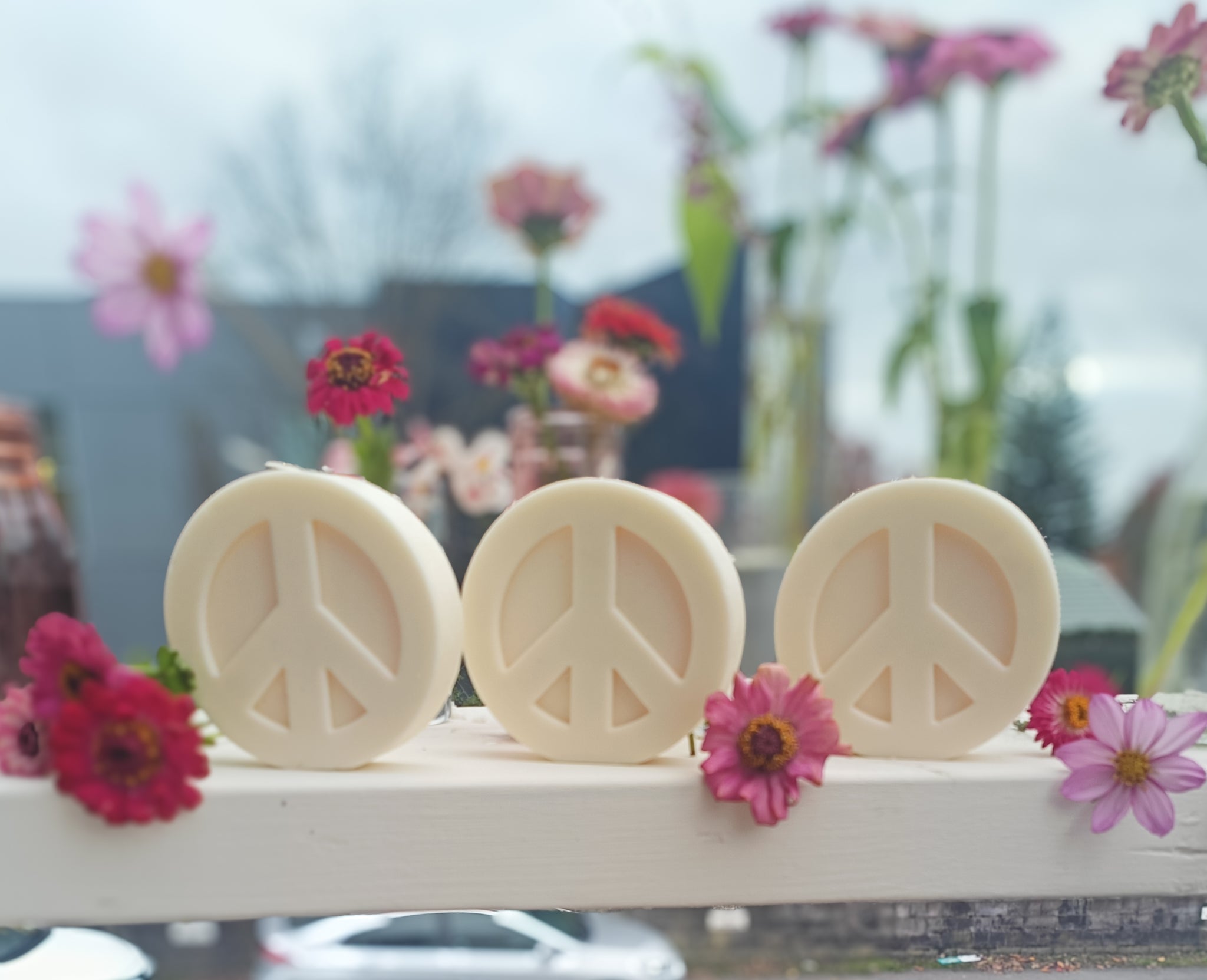 Peace Sign Candle | Soy Wax Sculpture Candle – Koa Kandles